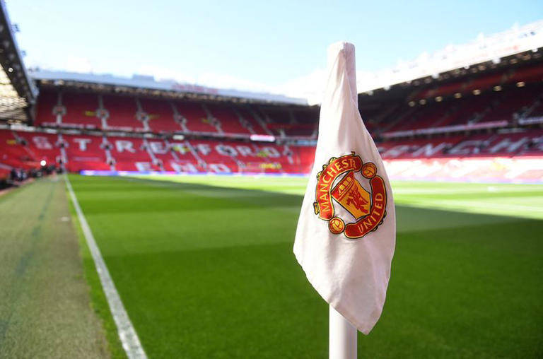 Glazer family members studying Manchester United stake sale, Bloomberg ...