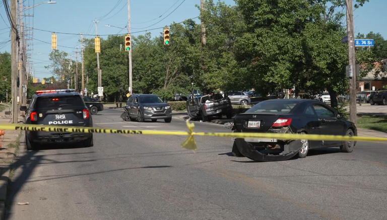 Male dead after running from crash scene and shooting another in ...