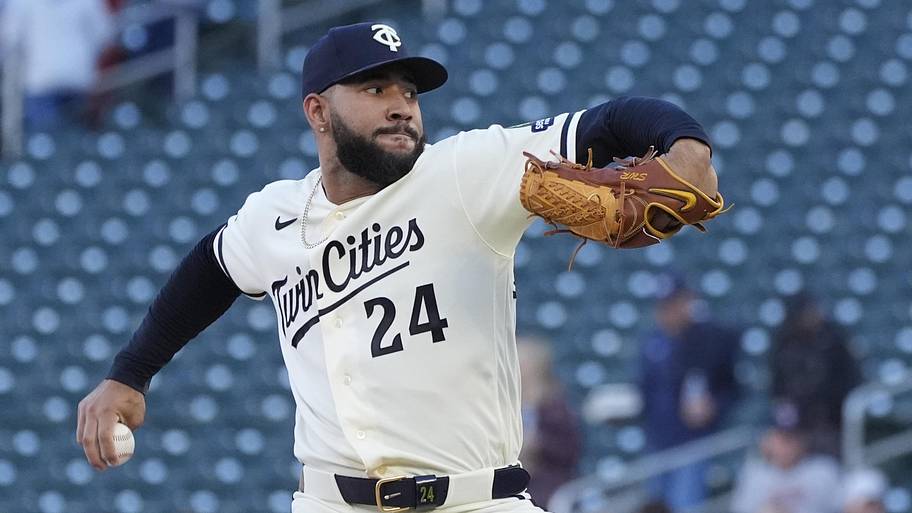 Simeon Woods Richardson is back to where he started following Twins DFA