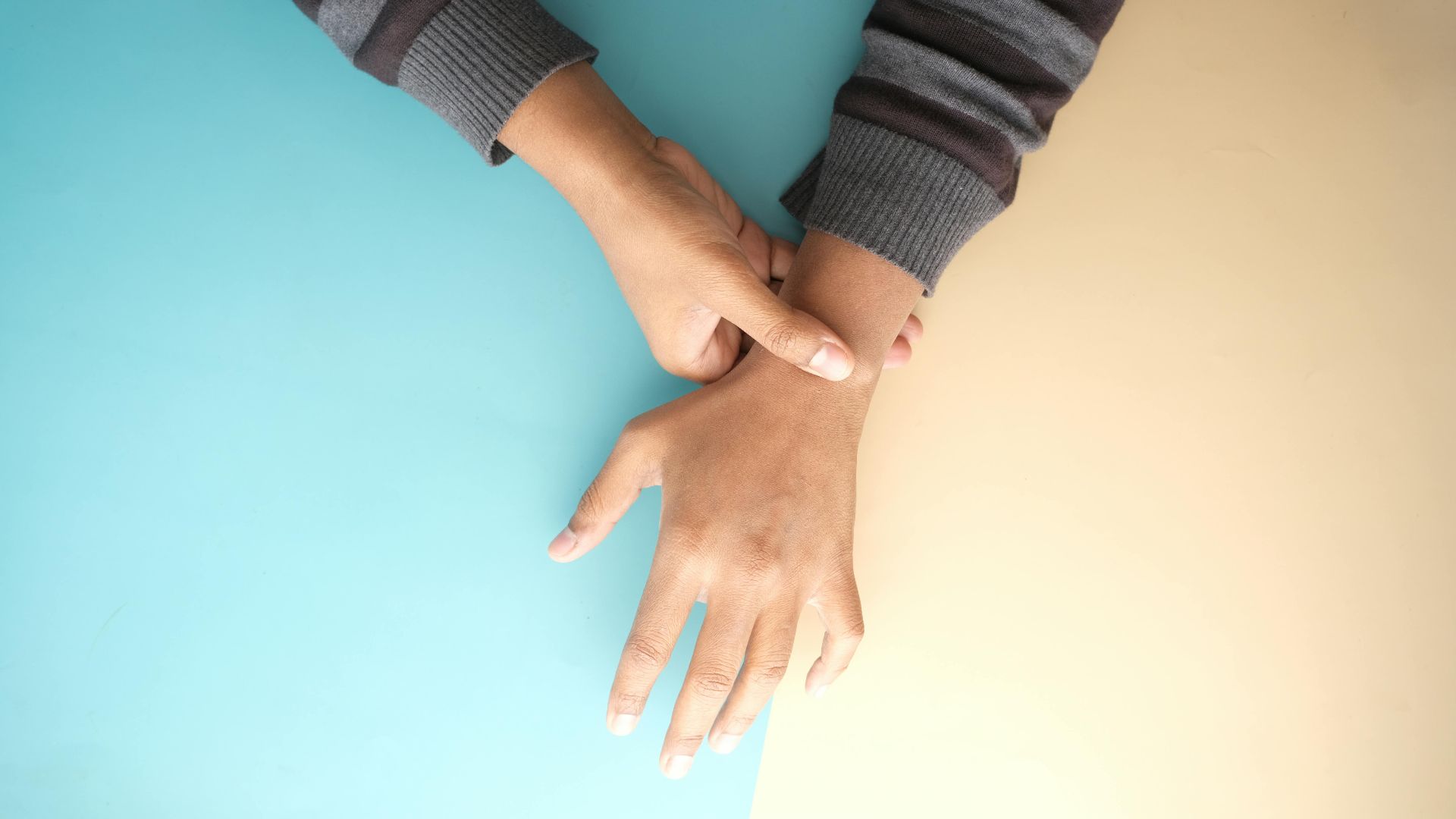 10 signs you may need more vitamin B12 & 10 foods that can help