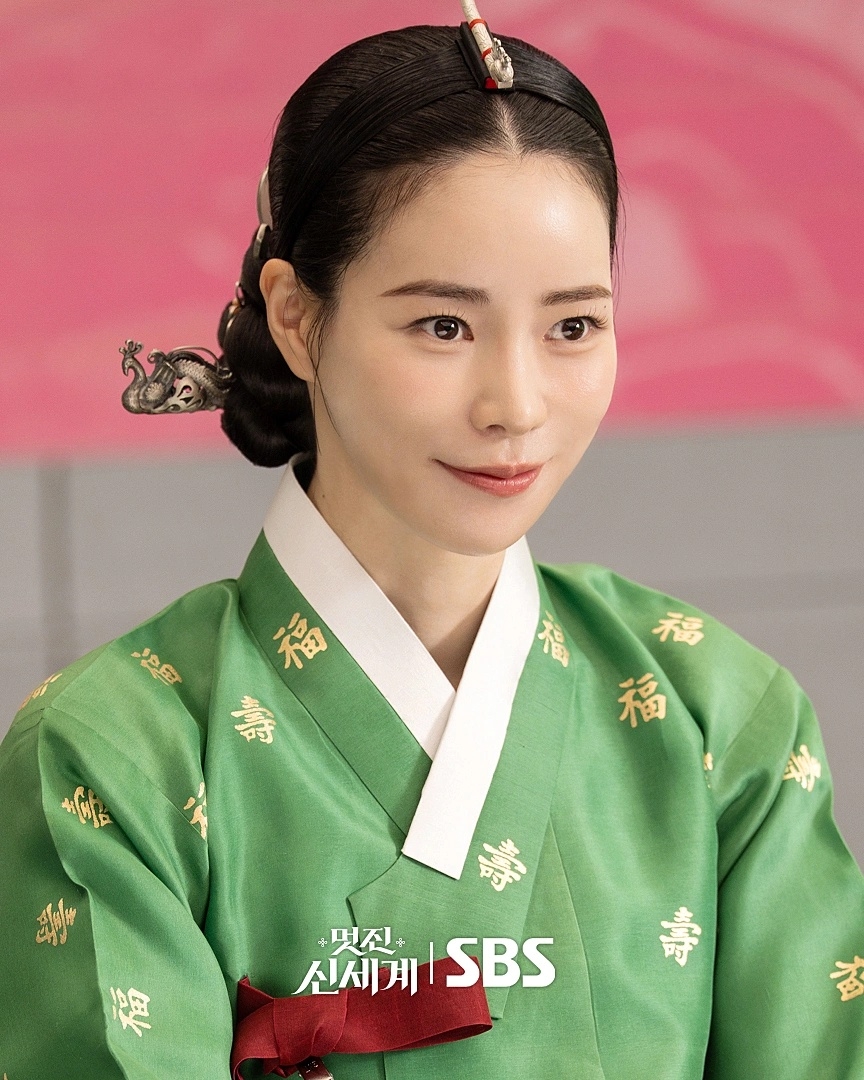 Cách Lim Ji Yeon giữ làn da căng bóng ở tuổi 36