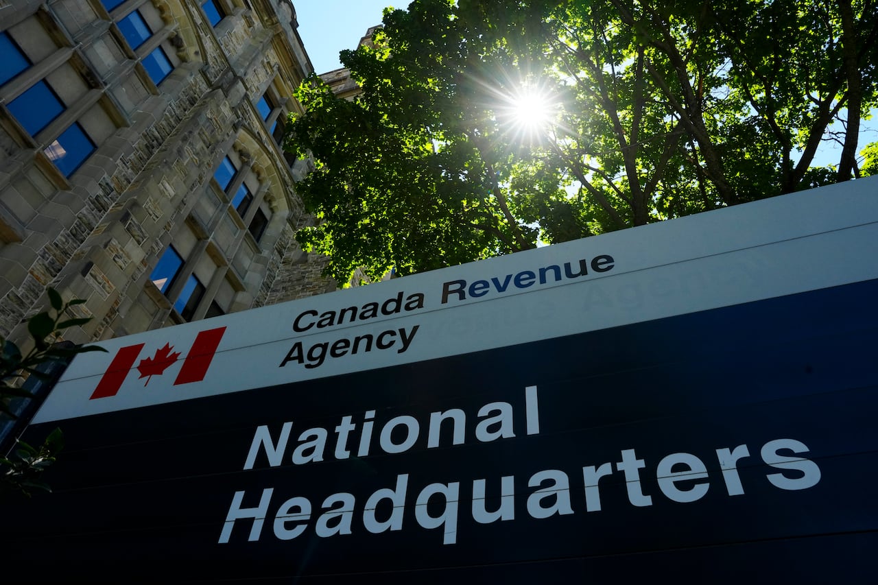 Government to begin paying out one-time GST credit top-up for eligible ...