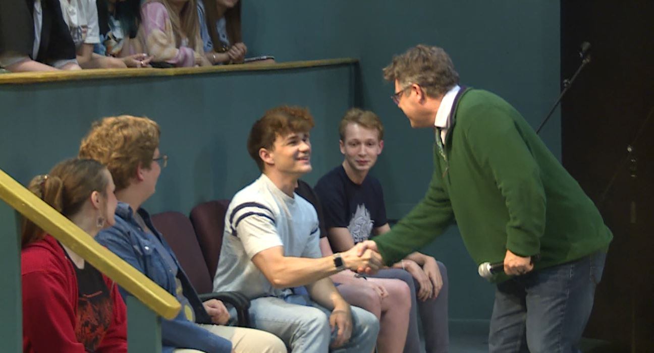 Sean Astin shares message of inspiration and positivity with Topeka ...