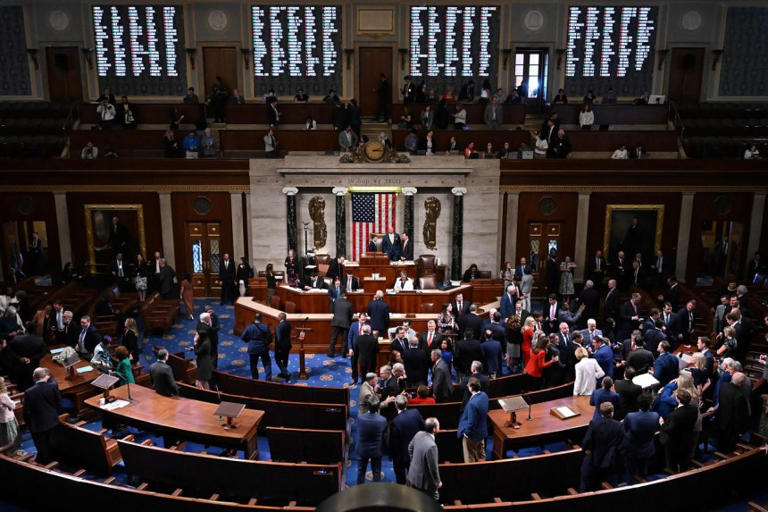 「議会承認のないイラン戦争中断」決議案、米下院を通過