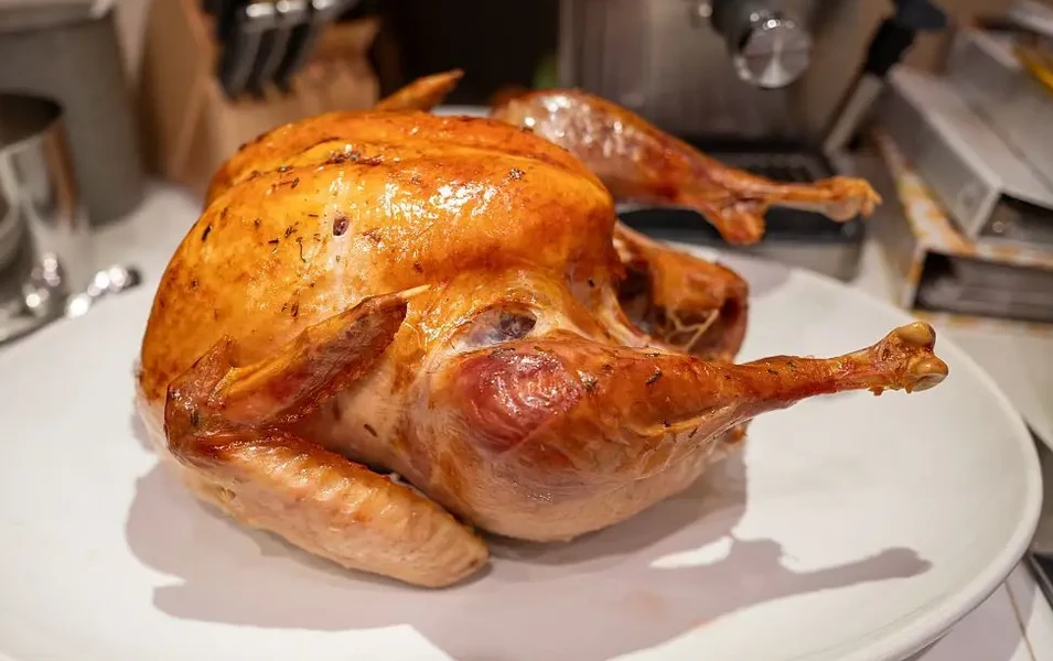 Thanksgiving potluck dispute sparks debate over family boundaries