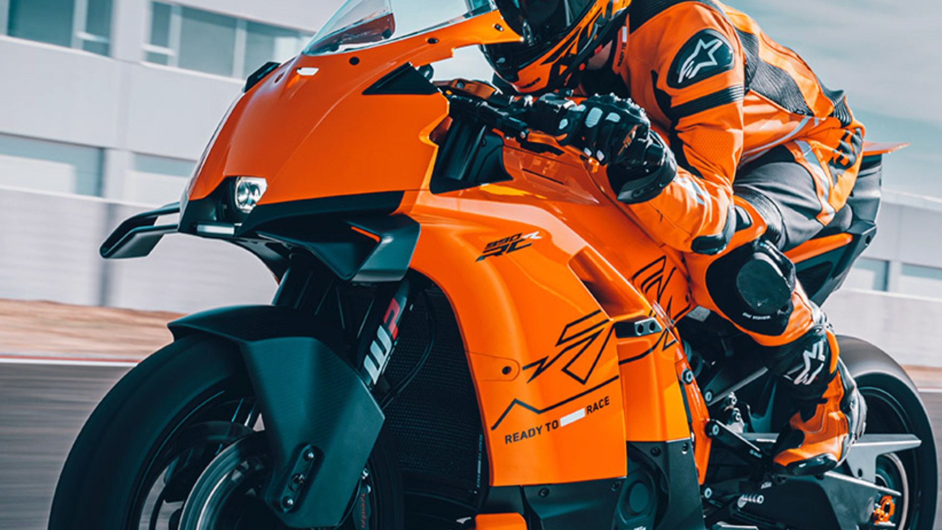 The midweight sports bike that feels better than a liter bike on the street