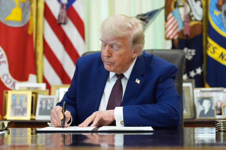 Unions condemn Trump order making federal workers 'at-will' employees