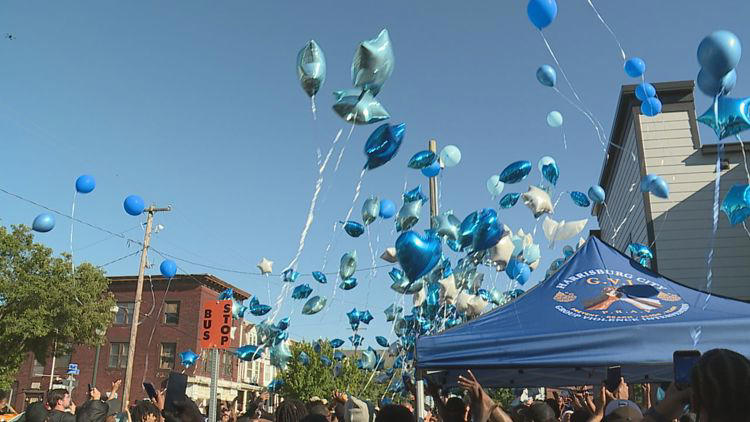 Balloon release honors Harrisburg teen killed in bus stop shooting