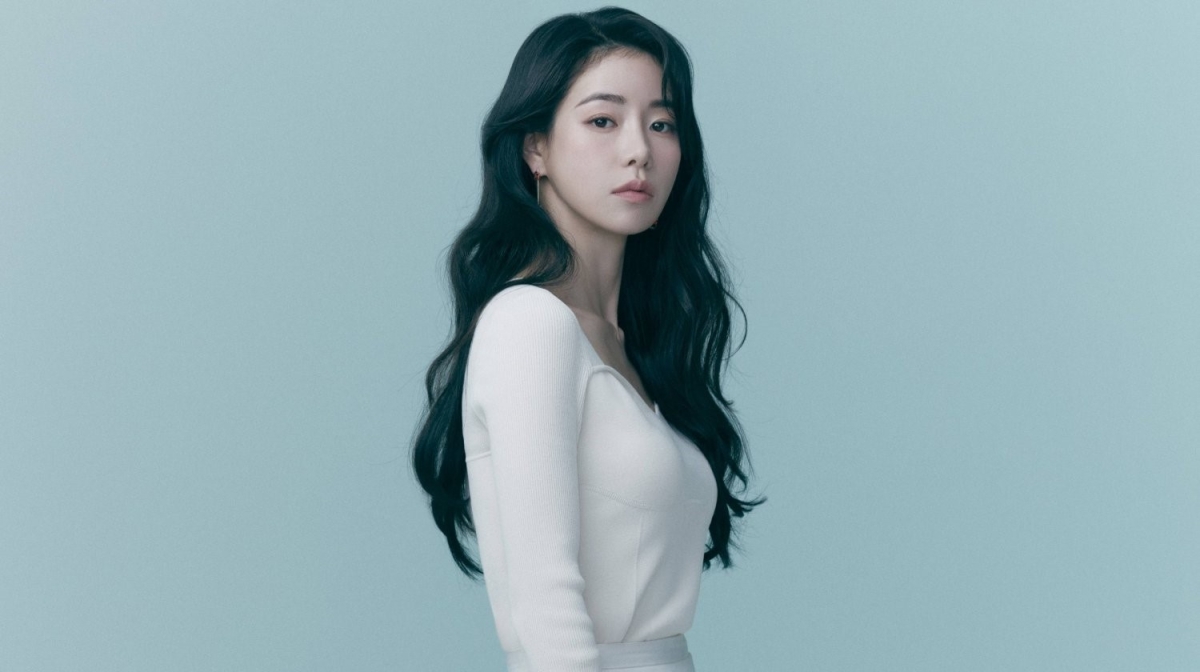 Cách Lim Ji Yeon giữ làn da căng bóng ở tuổi 36