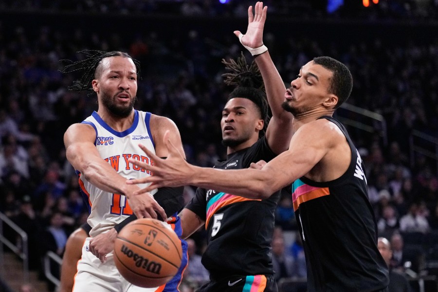 Knicks, Spurs set to tip off in NBA Finals