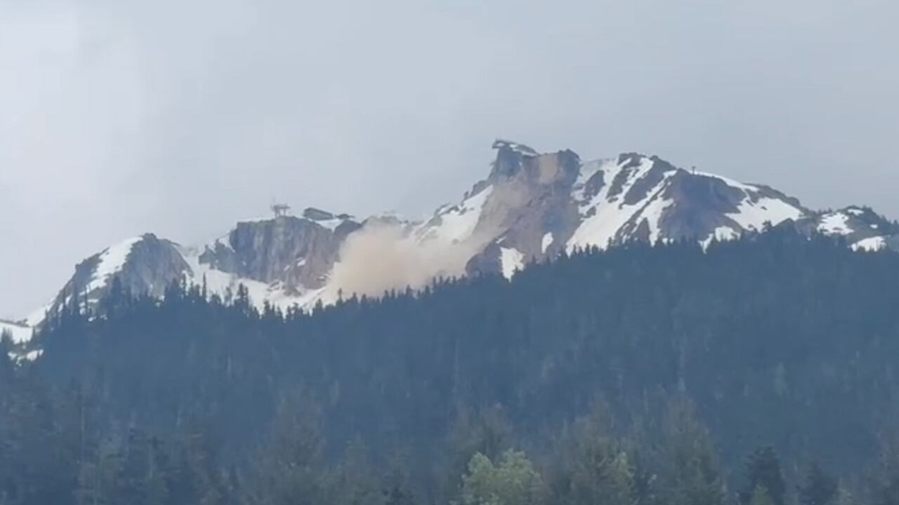 More rocks fall from Whistler Peak, assessment underway
