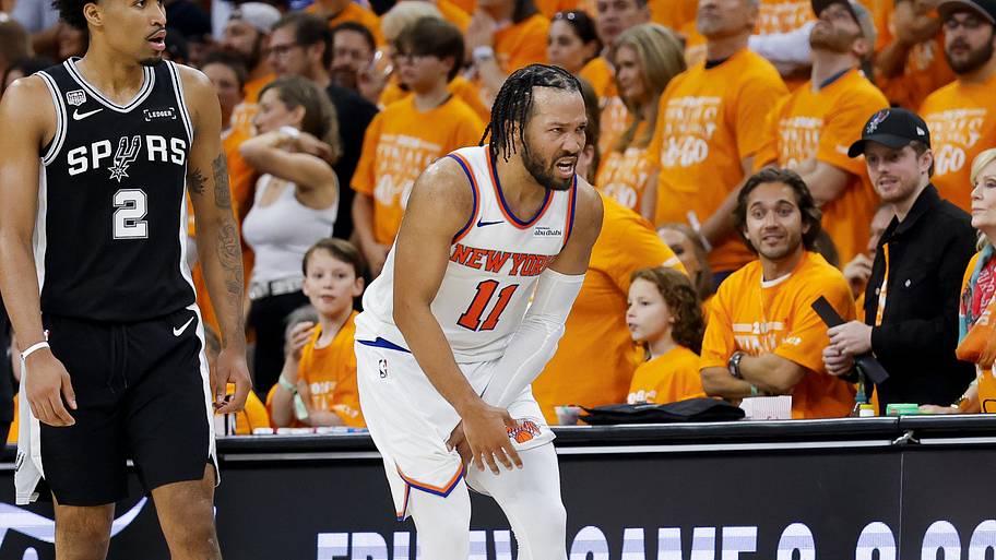 Jalen Brunson returns after leaving Game 1 of NBA Finals with apparent ...