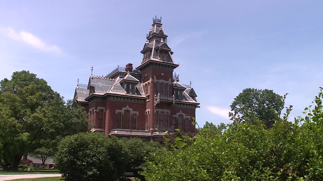 Vaile Mansion faces uncertain future as Strawberry Festival fundraiser ...