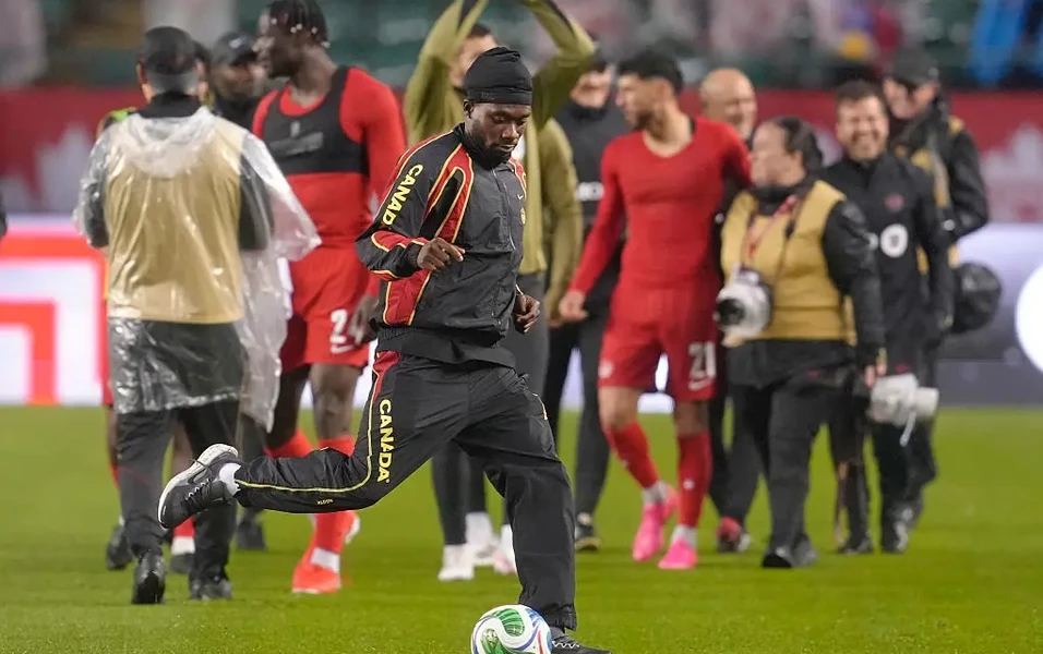 Davies races injury clock for Canada’s World Cup opener