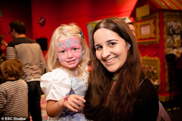 Girl who faked a brain tumour to con pop stars and fans out of £400K to ...