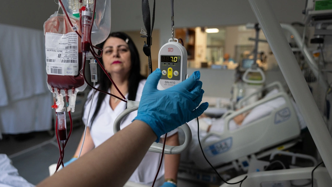 Blood type mismatch and transfusion reactions