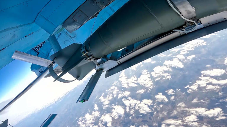 Russia repeatedly bombing itself with glide munitions shows crew ...