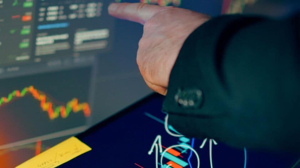 HDFC Bank, Canara Bank to PNB: These Bank Nifty majors remain in red ...