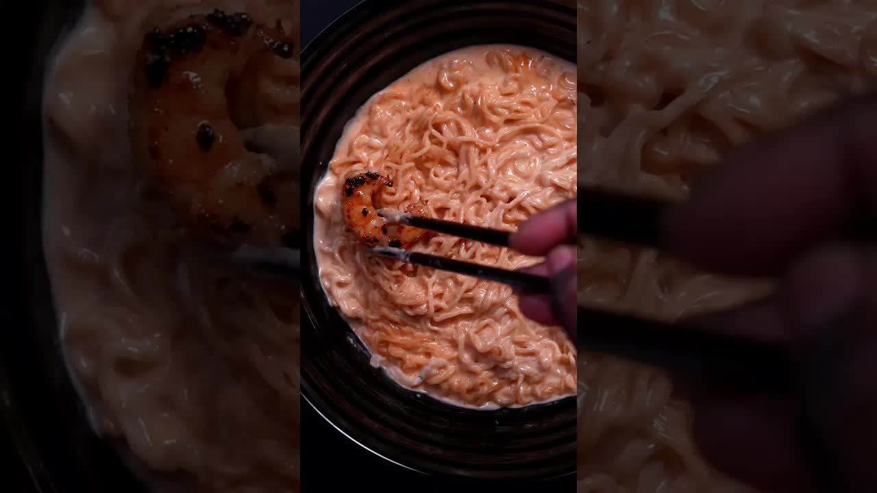 Trying Vietnamese Shrimp Ramen So Cozy