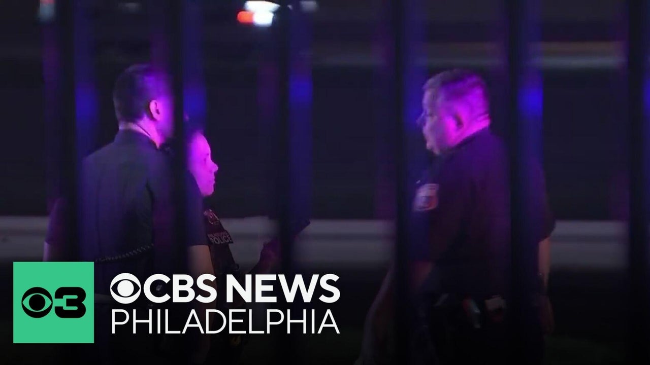 Philadelphia police officer struck by vehicle while directing traffic ...