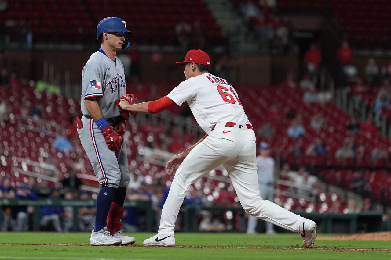 With sluggers soon returning, Rangers can't afford to leave small ball ...