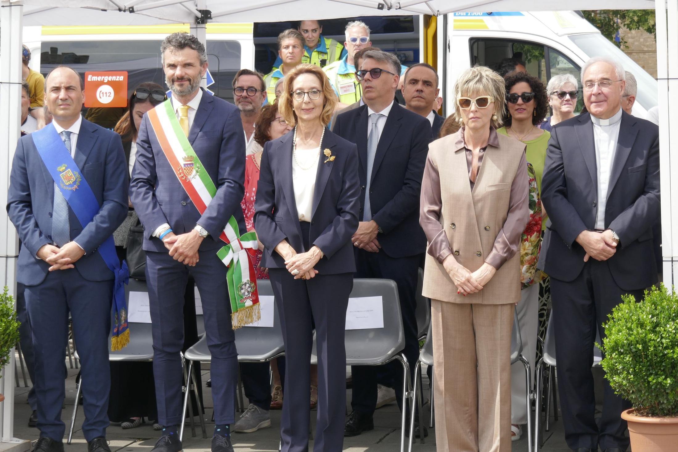 Il rebus della nuovo giunta: "Squadra forte e responsabile". Mani ...