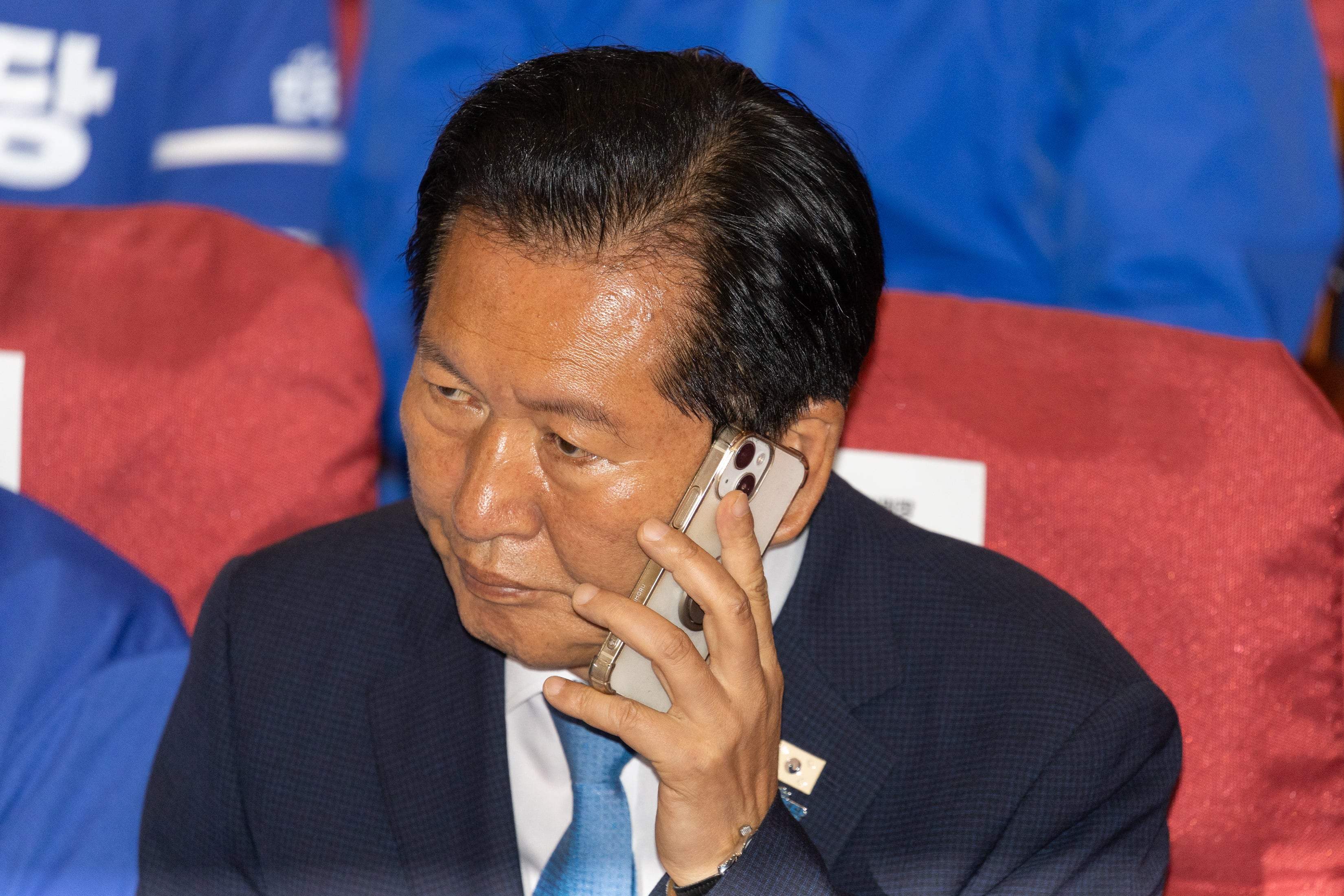Democratic Party leader thanks voters, regrets Seoul loss