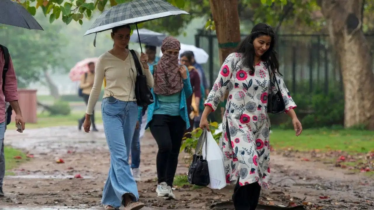 Delhi on yellow alert for rains and thunderstorms for next 2 days ...