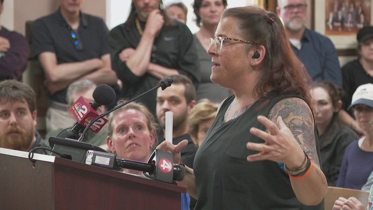 Residents voice concerns over proposed AI data center at former ...
