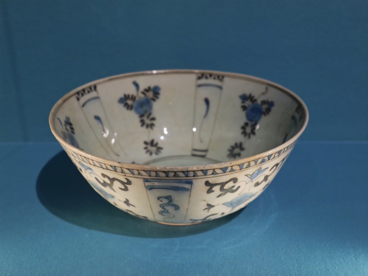 中式纹饰碗 伊朗 釉陶 1600-1650年 卢浮宫