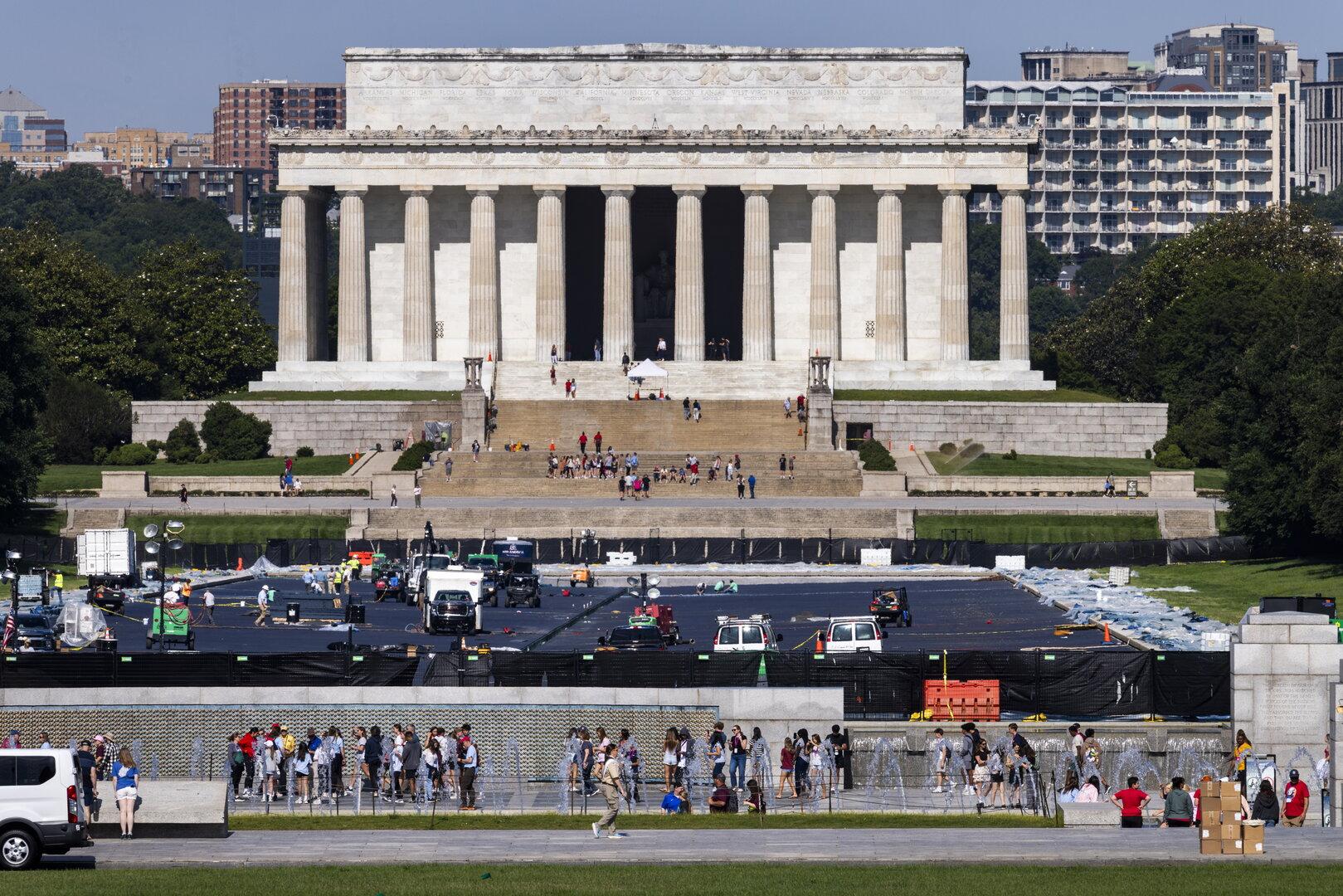 Trump macht Washington DC zur Baustelle: Berühmter Pool nun blau wie US ...