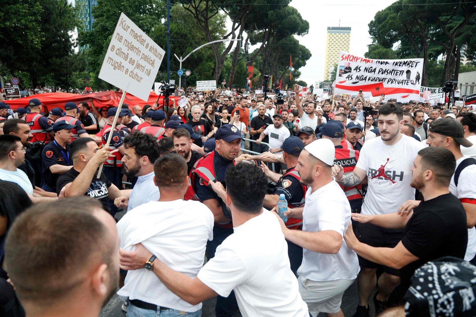Proteste in Albanien gegen Tourismusprojekt von Trump-Schwiegersohn