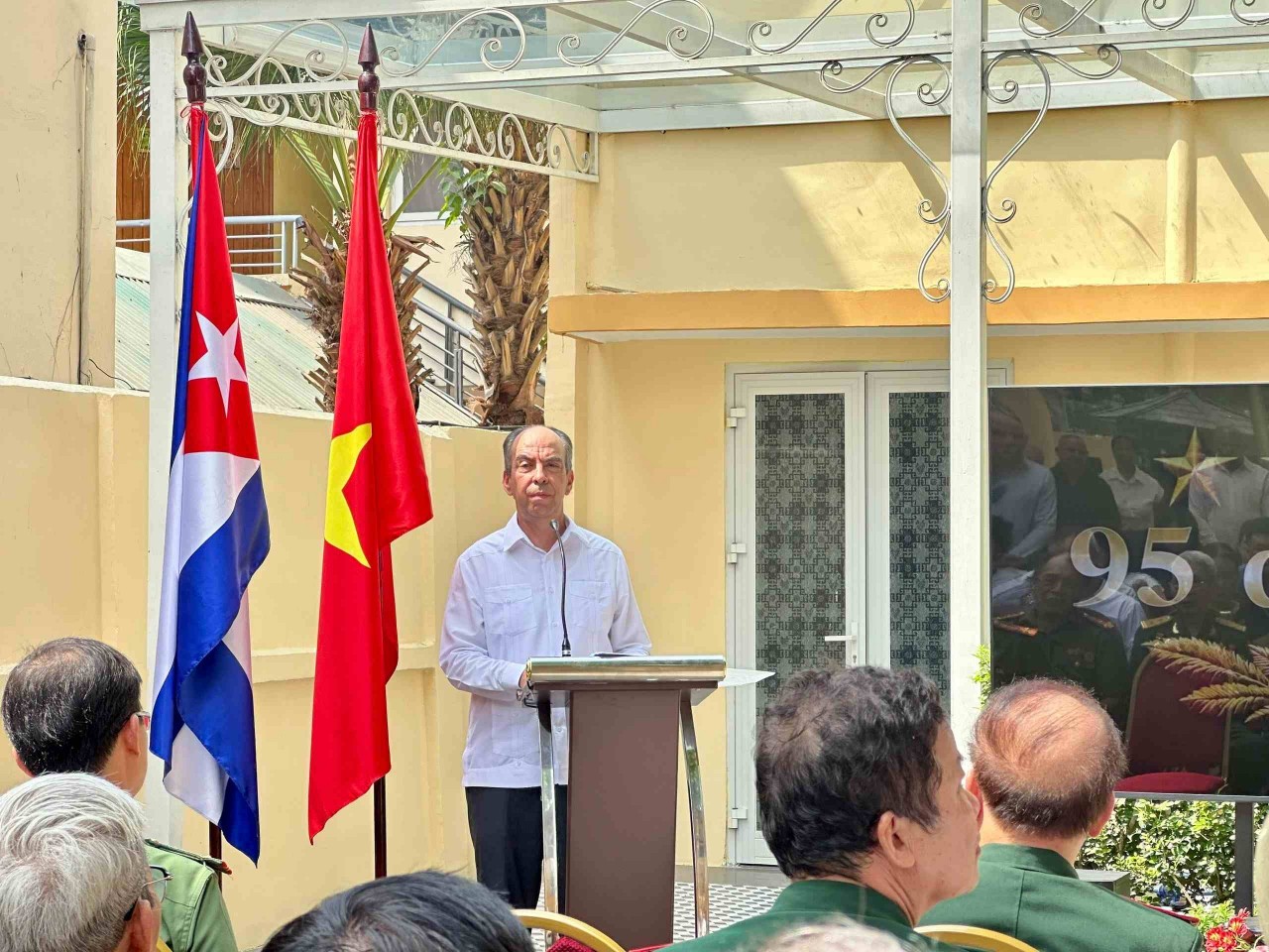 Kỷ niệm 95 năm ngày sinh Đại tướng Raúl Castro Ruz