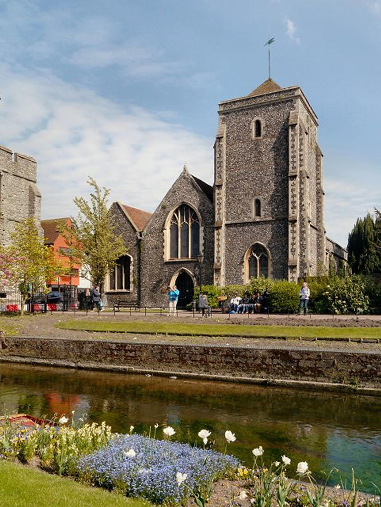 Kent residents 'forced' to spend thousands buying grass verges amid ...