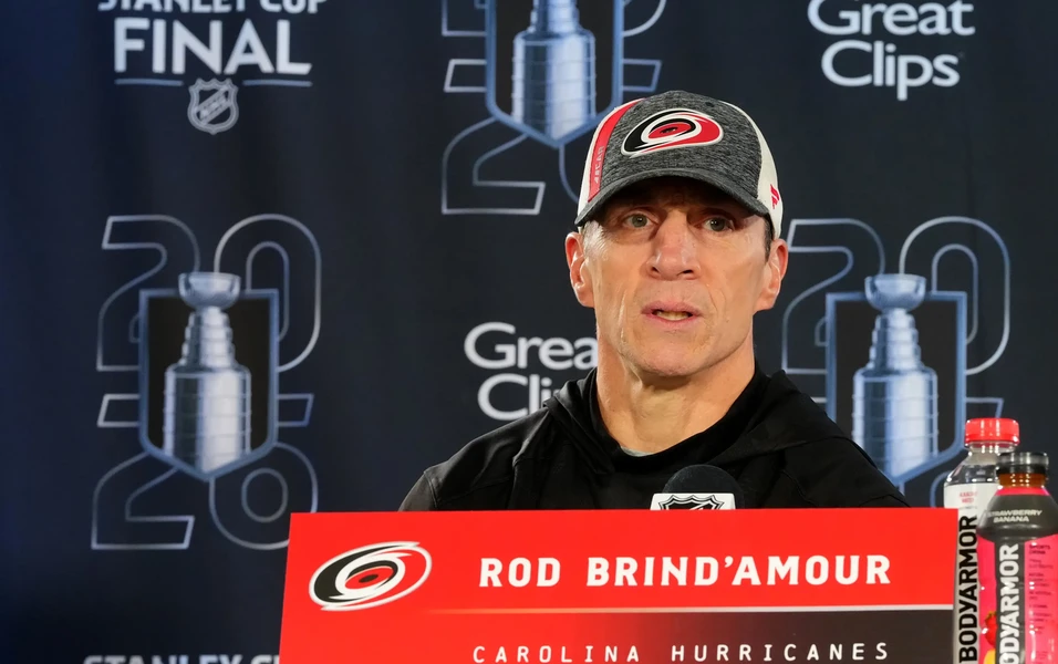 Brind’Amour stands by no-challenge call in Game 1 loss