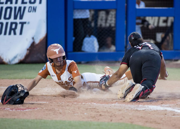 Women's College World Series: Texas Tech's pitching moves under ...