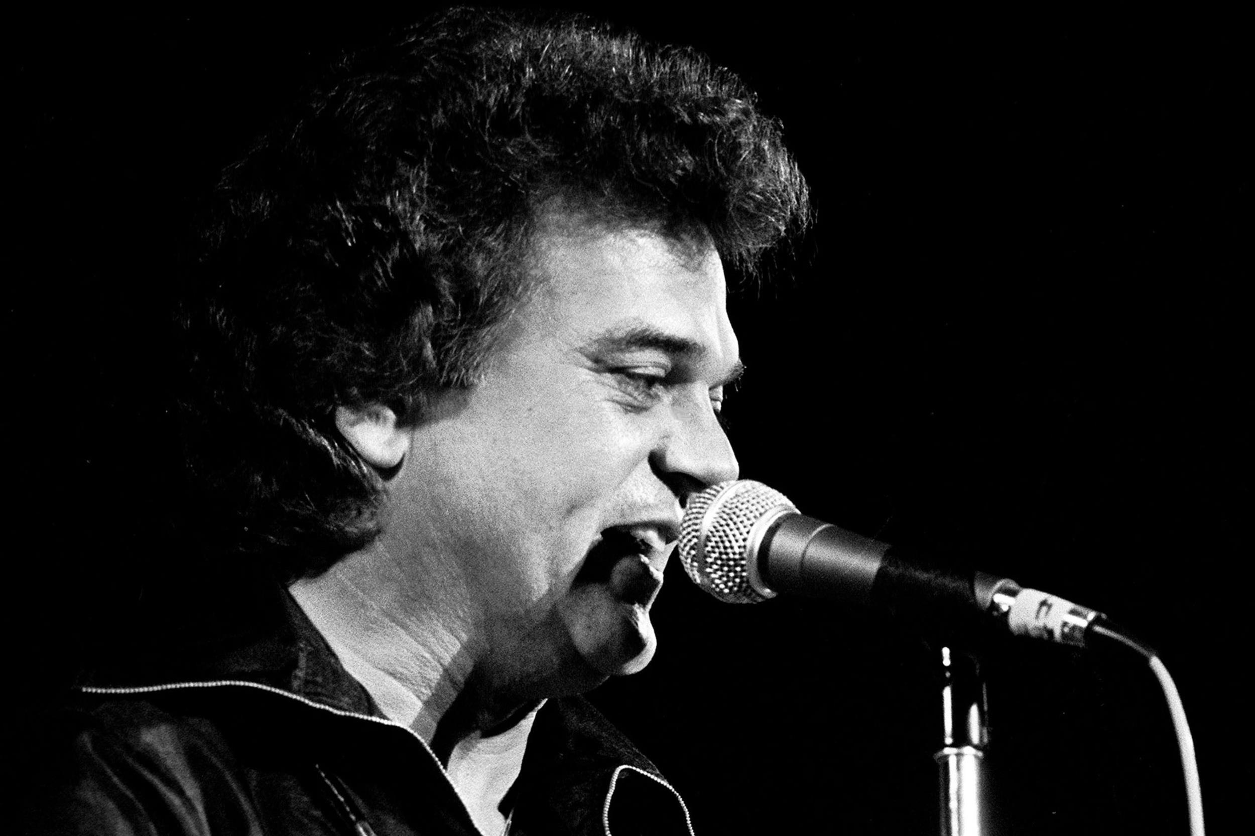 20 iconic country music covers