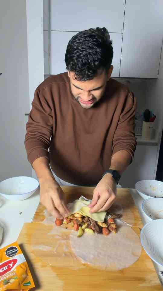 Burrito de salchipapa para el antojo nocturno
