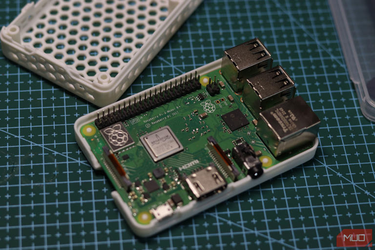 My dusty Raspberry Pi became a personal cloud after one install