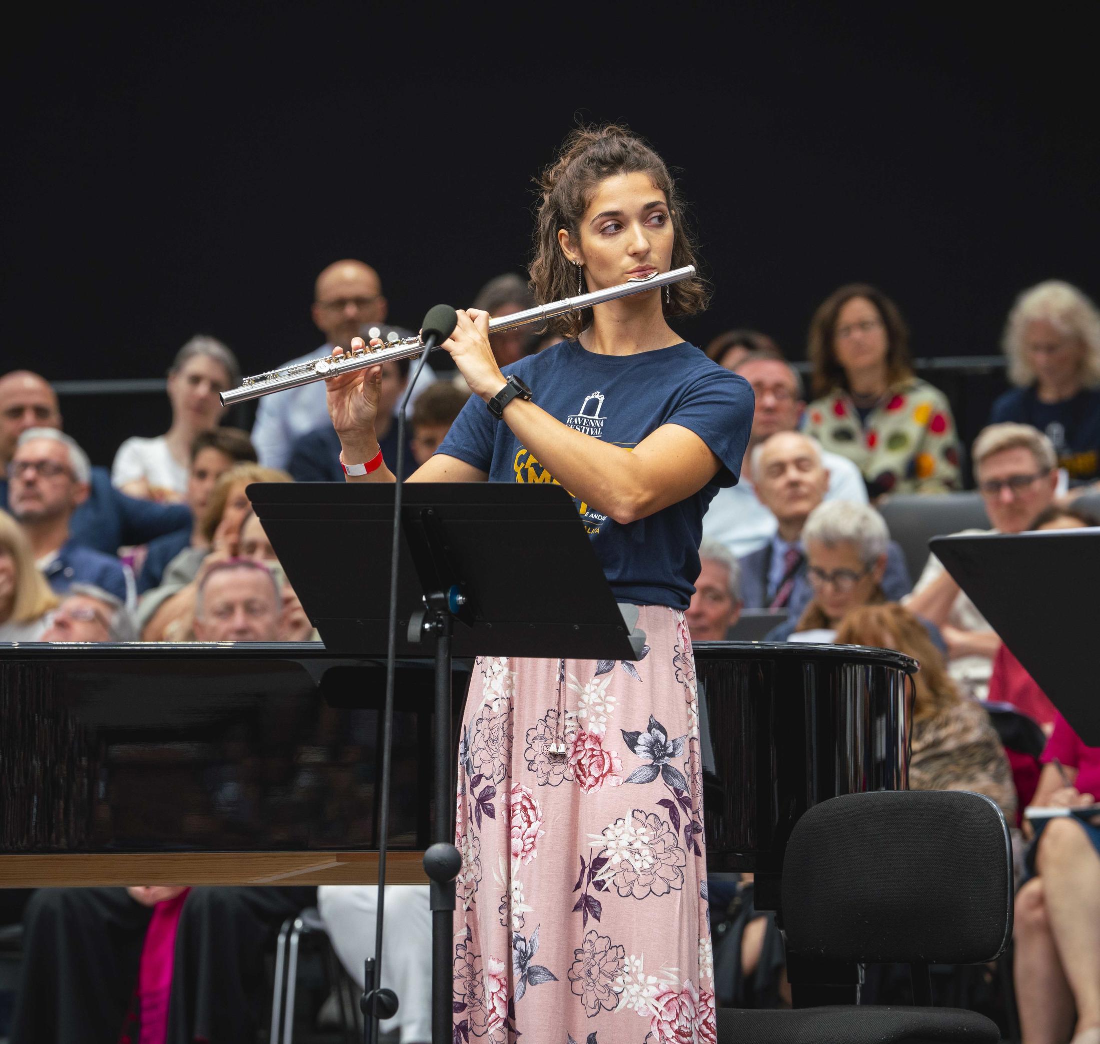Assolo per Riccardo Muti. La flautista Isabella Lozzi incanta il Pala ...