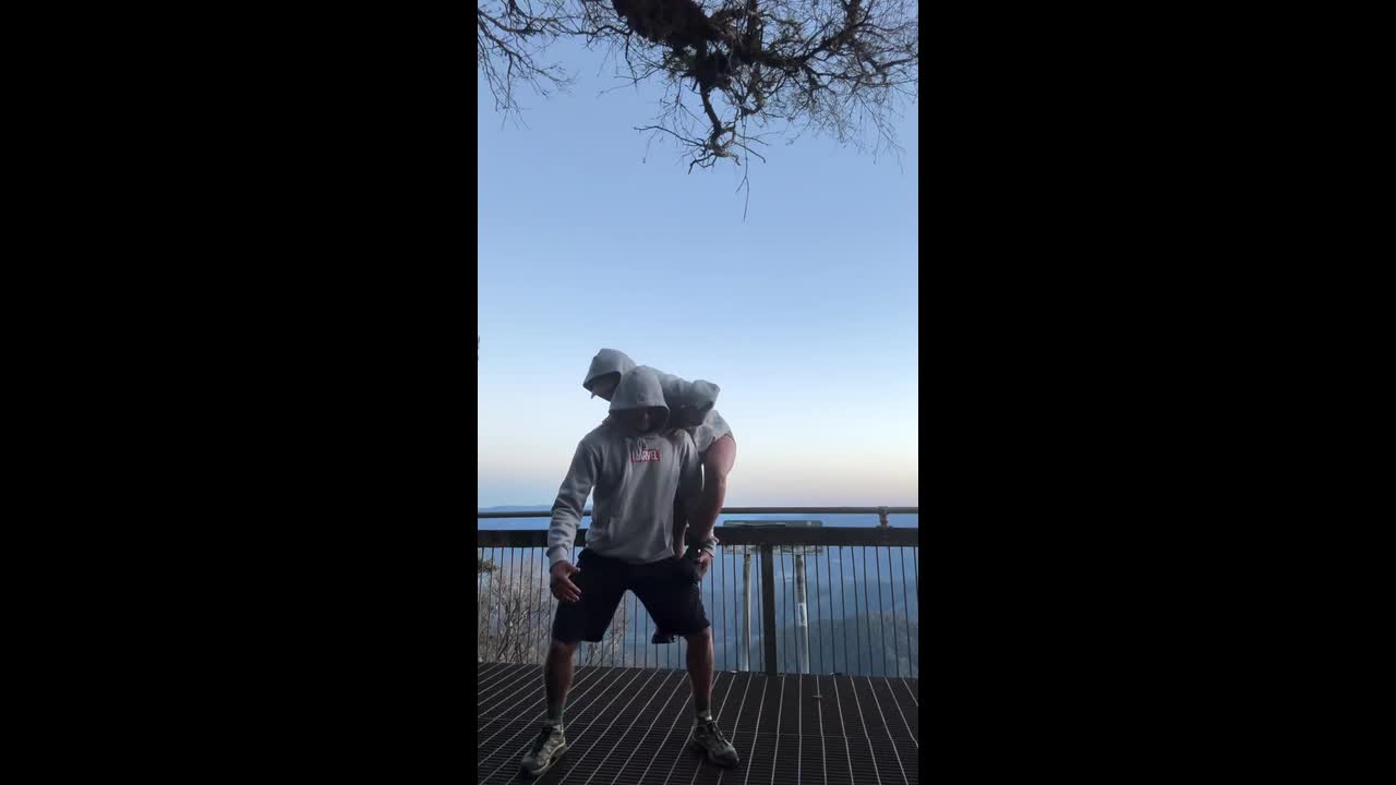 Woman falls while attempting human flag pose on Mount Warning in New ...