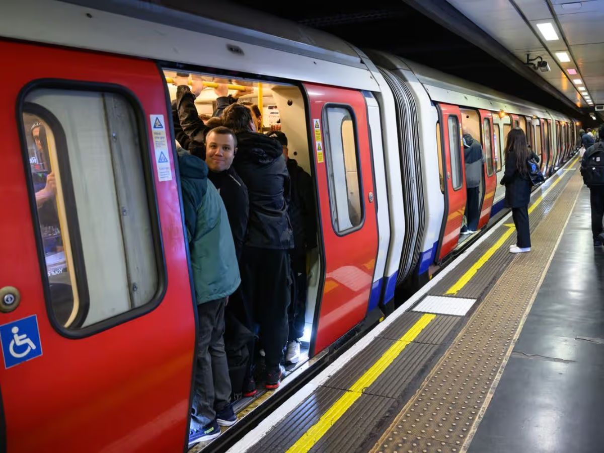 London Tube strike today: Major travel chaos as fresh RMT walkout ...