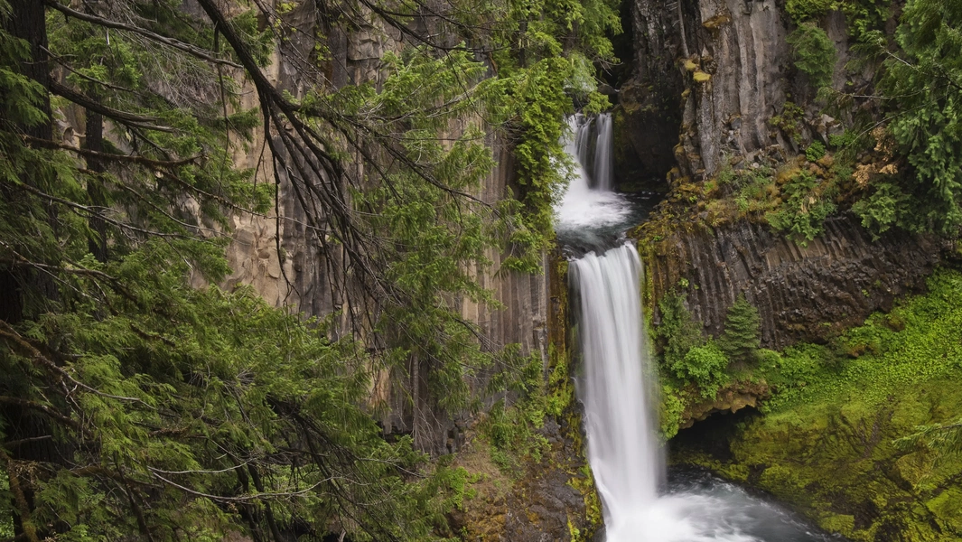 4 short scenic waterfall trails in Oregon