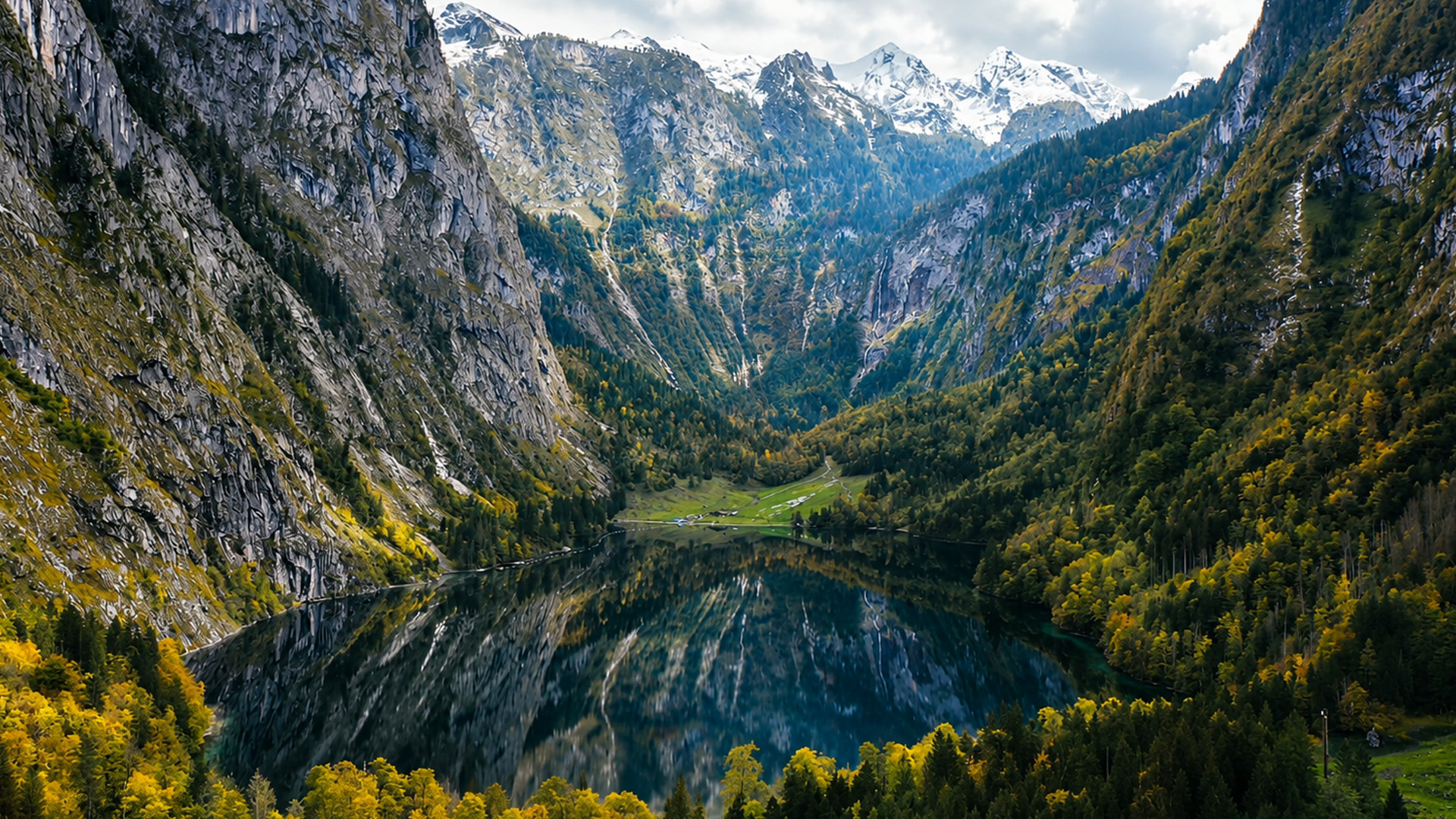 Perché questo lago sembra quasi intatto?