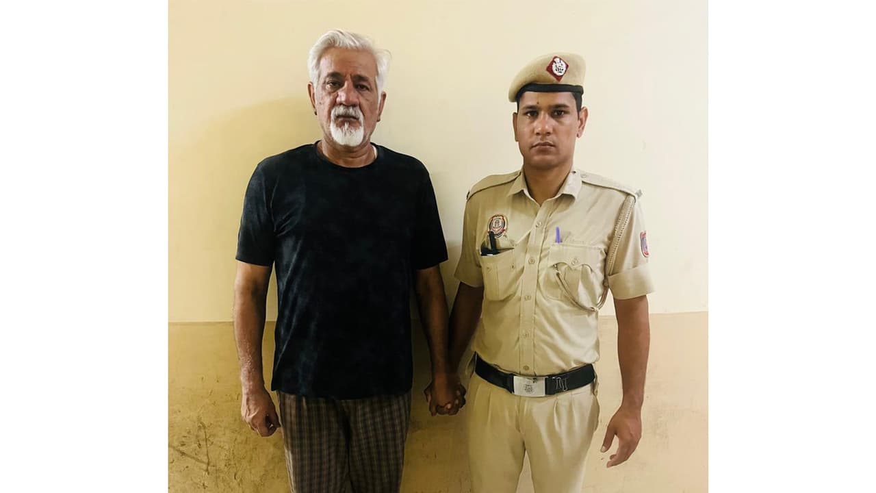 Delhi hotel fire: Owner arrested, manhunt for manager after 21 die