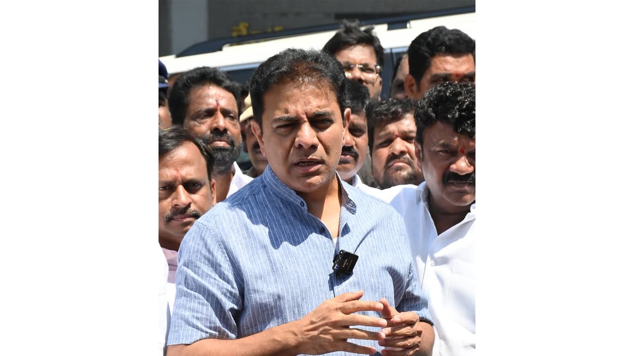 KTR slams Congress govt. over Suman's arrest, alleges coal scams