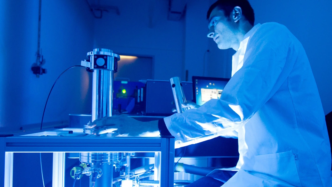 Scientists achieve radio wave control of proteins' quantum states