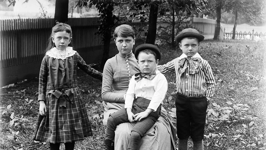 13 captivating glimpses into everyday life through the decades