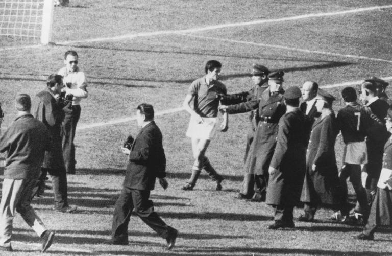 The most violent game in history that forced armed police to enter pitch