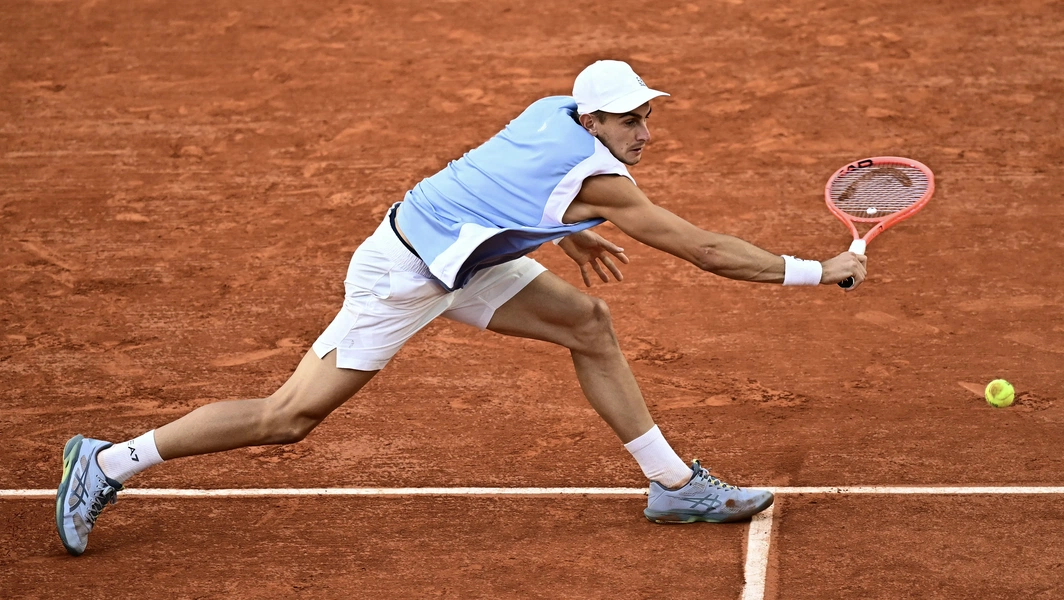 Tiafoe's French Open run ends in late-night five-set loss